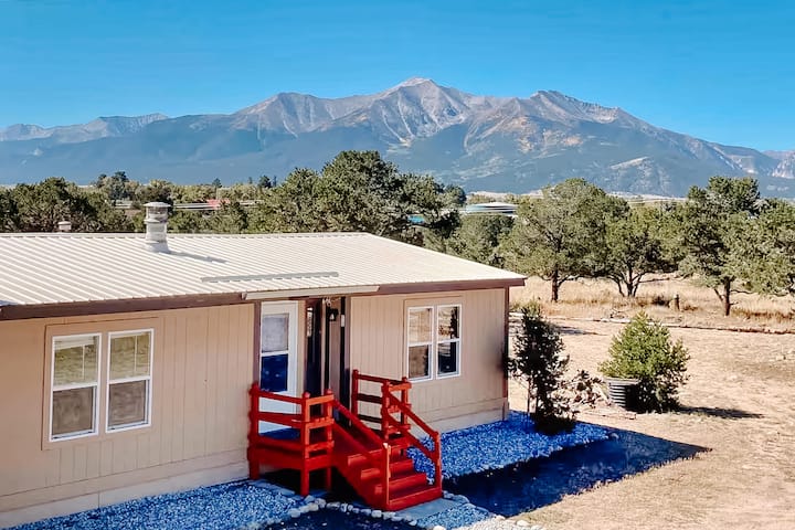 Mount Princeton Views W/ Hot Tub | Near Downtown - Buena Vista