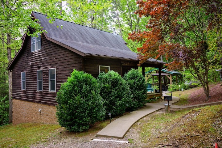 Lazy Lane Cabins - Hemlock - Ohio