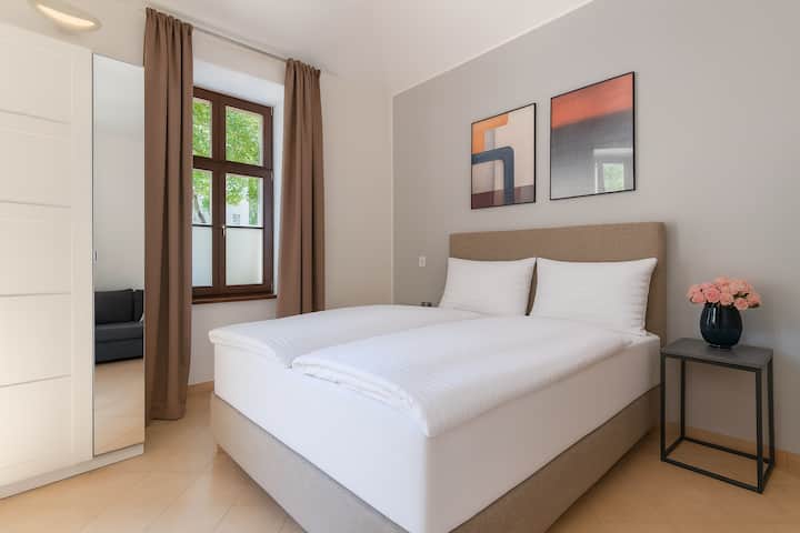 Dwellfort | Lovely Apartment In A Fabulous Area - 