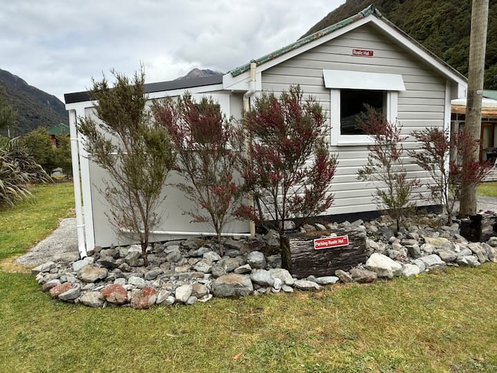 Rustic Alpine Hut In The Alps & National Park - Arthur's Pass Village