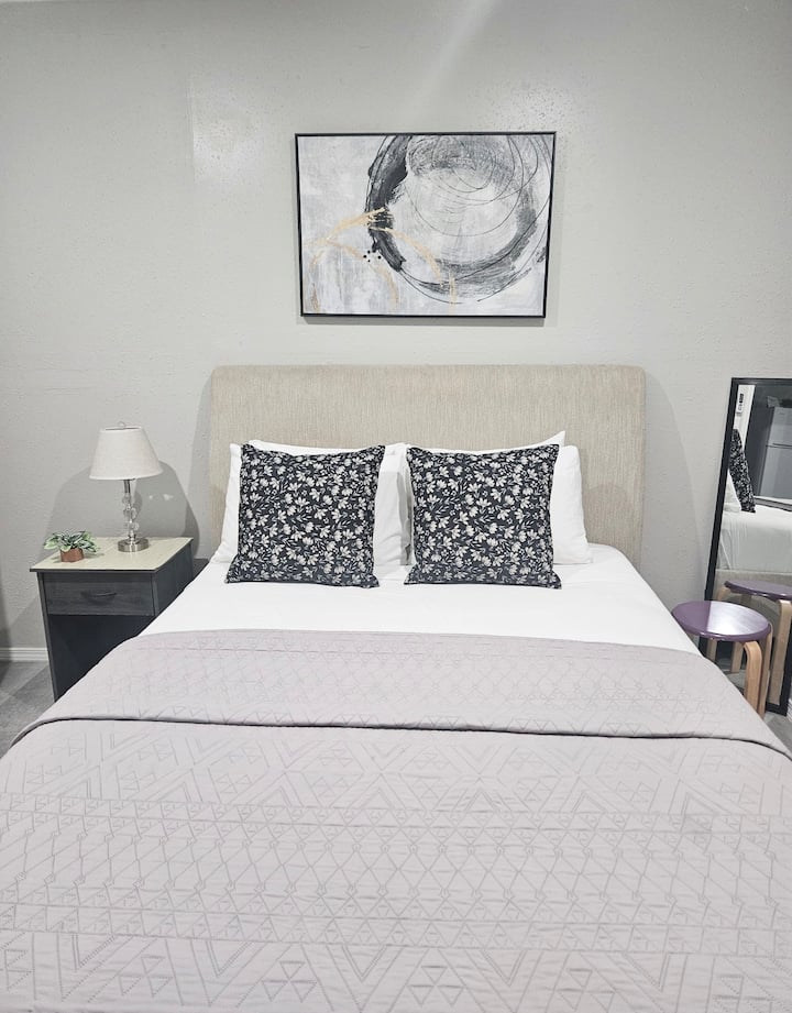 Spacious And Newly Renovated Studio. - Las Vegas