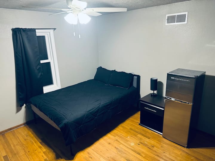 Relaxing, Stress-free Getaway W/ Free Parking - Clovis, NM