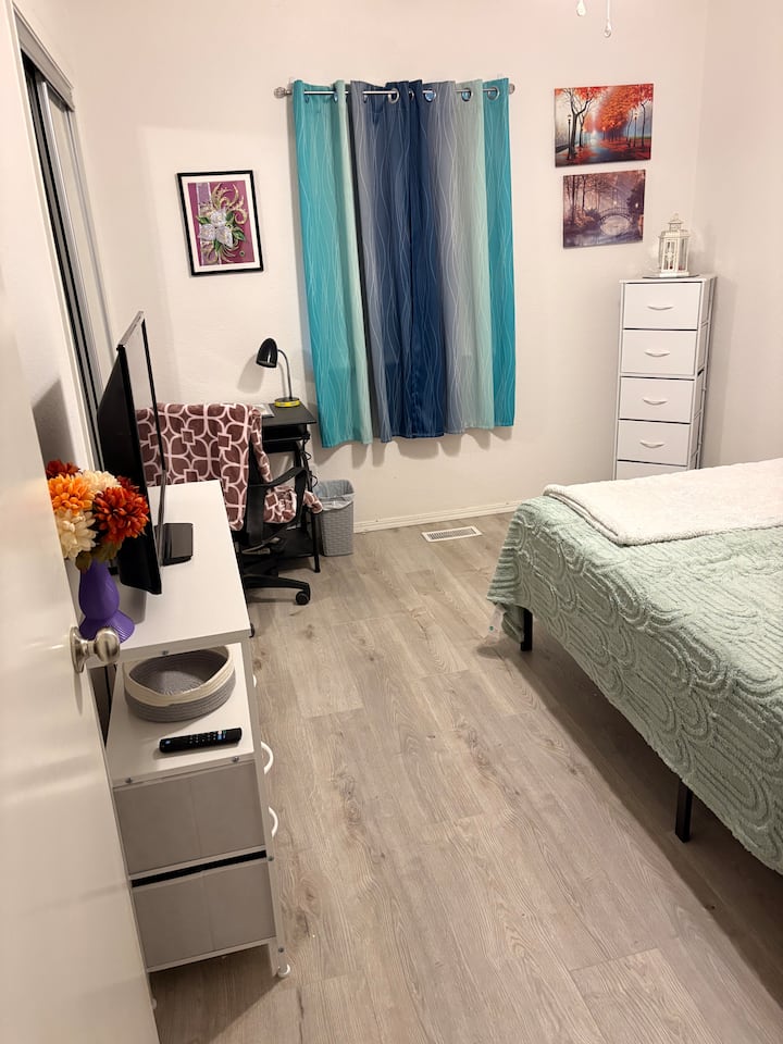 Charming Home Close To The Paycom Center/downtown - Yukon, OK