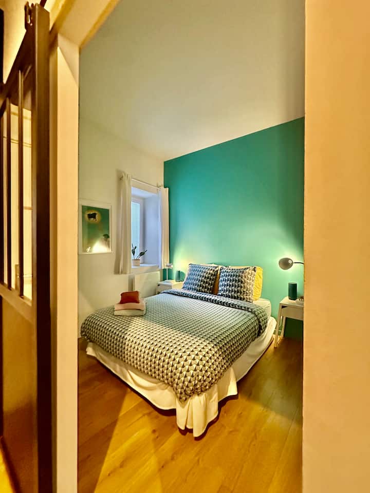 Face Au Palais Des Congrès H2, Au Cœur De Tout ! - Caissargues