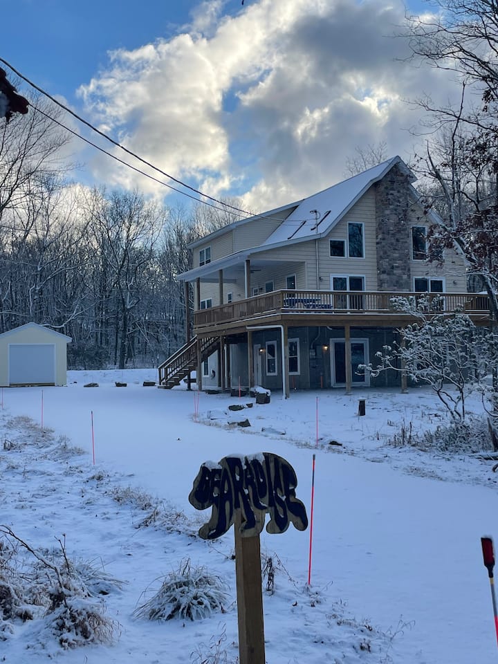 New 6 Bdr In Lake Community W/ Hottub & Ev Charger - Jim Thorpe, PA