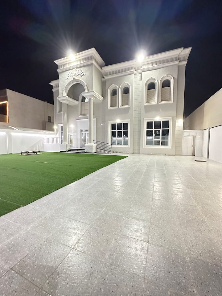 فيلا فاخرة فالرياض مع ديكور أنيق - Abu Dhabi