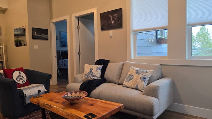 Orca Suite Sooke - Spacious With Stunning Views! - Sooke