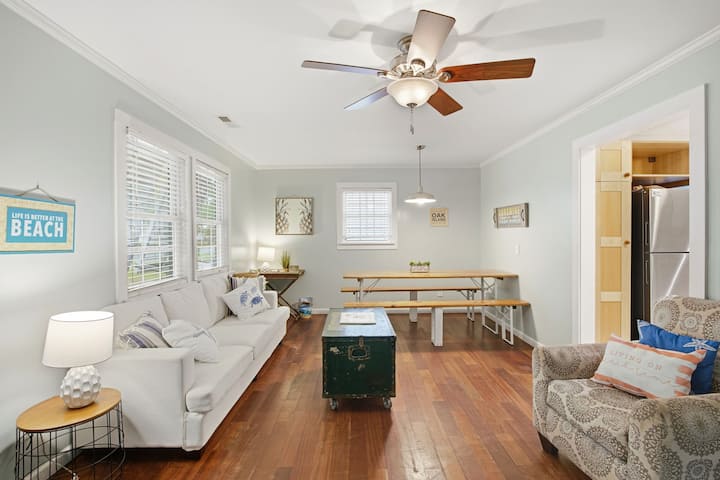 House Of Zen-fenced/bikes/firepit/outdoor Shower! - Oak Island, NC