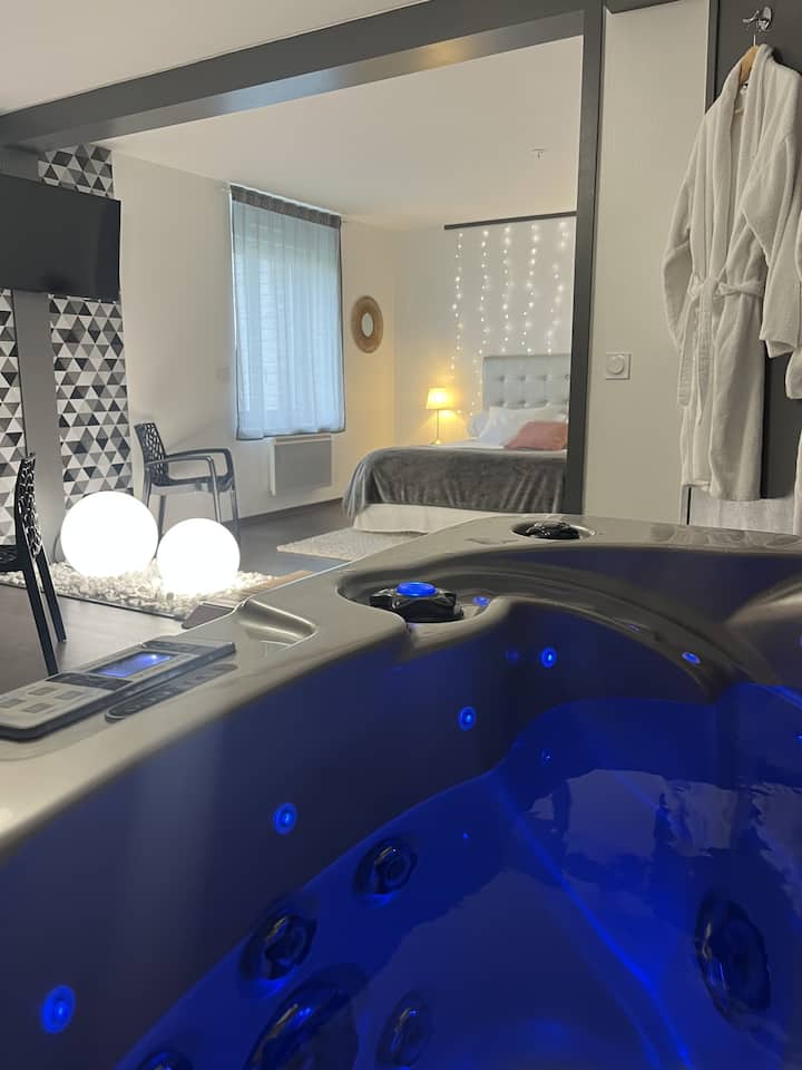 Le Relais Hardiesse Suite Spa Privatif Intérieur - Pontorson
