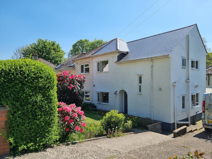 Funky House In The Heart Of Tongwynlais, Cardiff - Cardiff