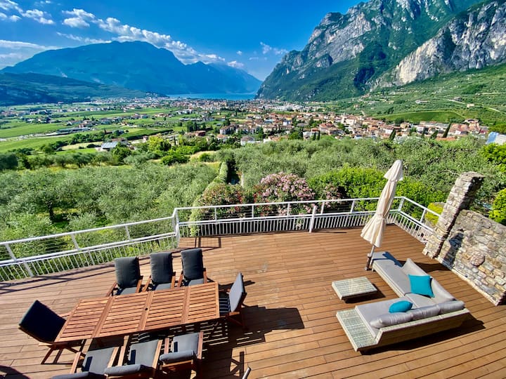 Luxury Villa • Stunning Terrace • Lake Views - Riva del Garda