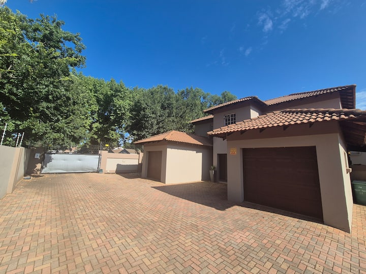 The Oak Roots 1 - Entire Home - Potchefstroom