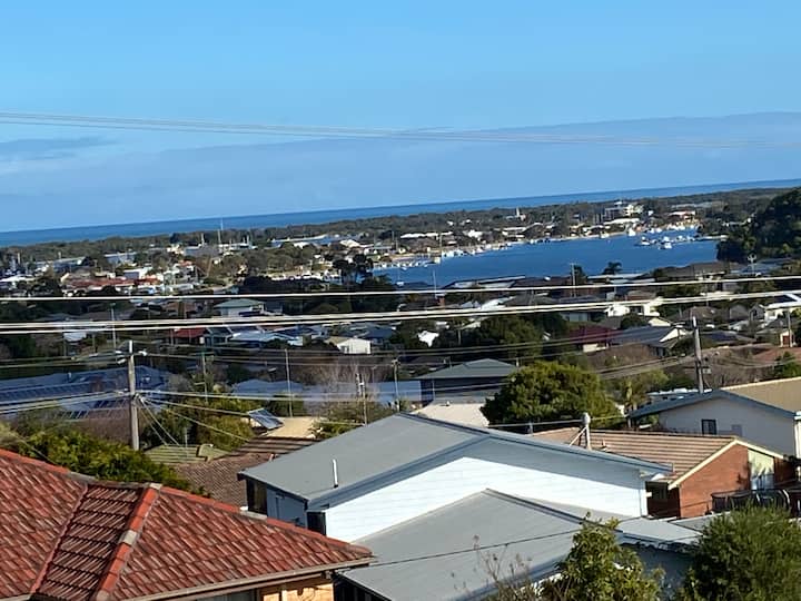 For Families Or The Fishing Enthusiast - Lakes Entrance