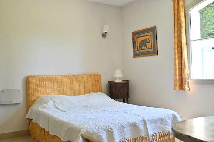 Studio + Extérieur Plein Pied 5 Km Centre Aix - Cabriès