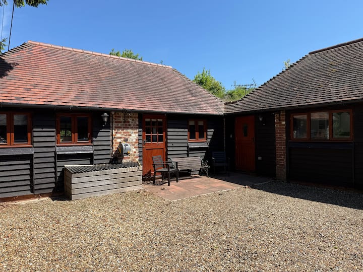 Charming Countryside Self Contained Cottage - Maidstone