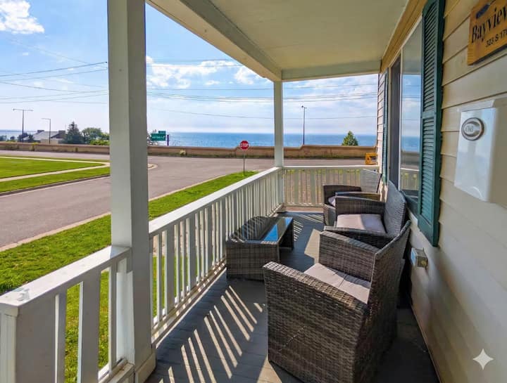 Stunning Lake View, Pet-friendly - Duluth, MN