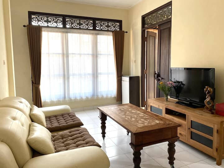 2nd Floor Room With Private Kitchen In Penestanan - Bali