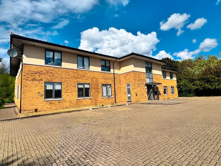 # 6 Luxury Apartment @Cmk Walkable To Station/city - Milton Keynes