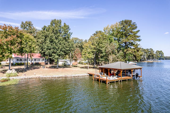 Sleeps 7, Firepit, 2 Kayaks, Big Water + More! - Milledgeville, GA
