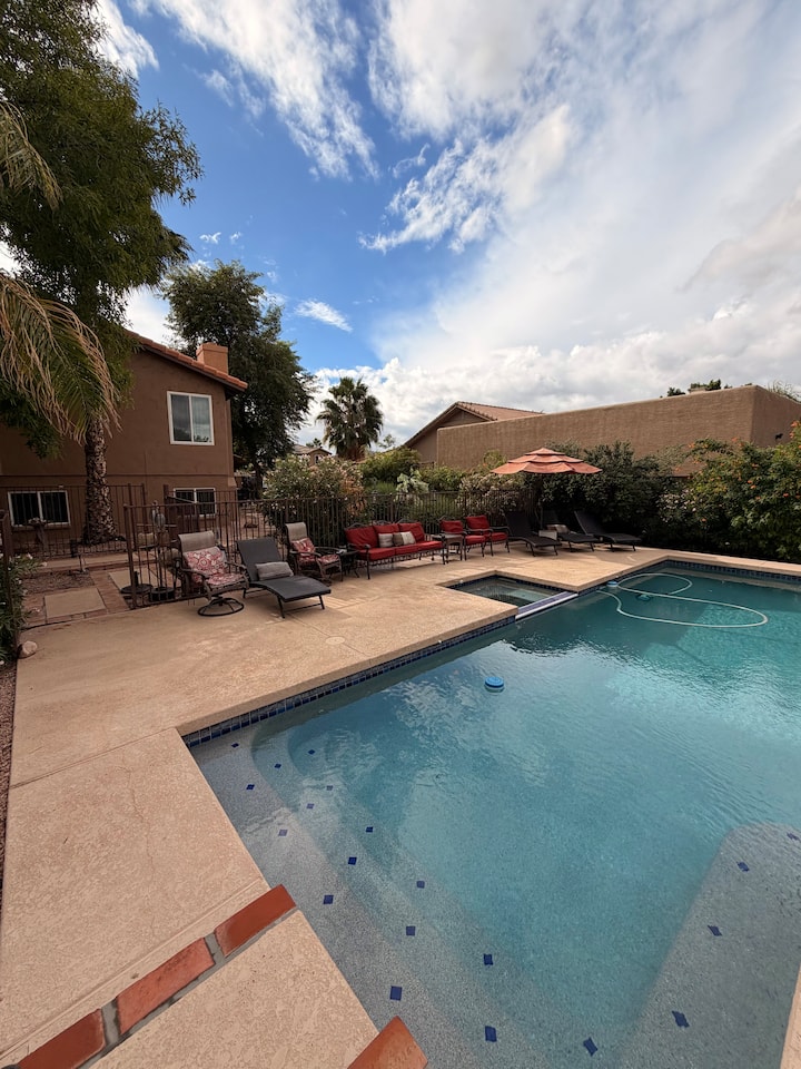 Spacious 5br/3b Heated Pool*hottub*no Extra Charge - Phoenix