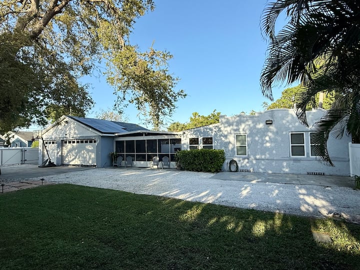 Kenwood Compound - St. Petersburg, FL