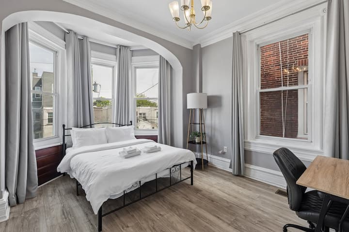 *Southphilly Broad St 1br 1ba | Free 2-car Parking - Philadelphia