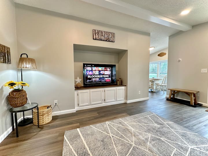 The Otsego • Peaceful 3br Retreat + Sauna! - Gaylord, MI