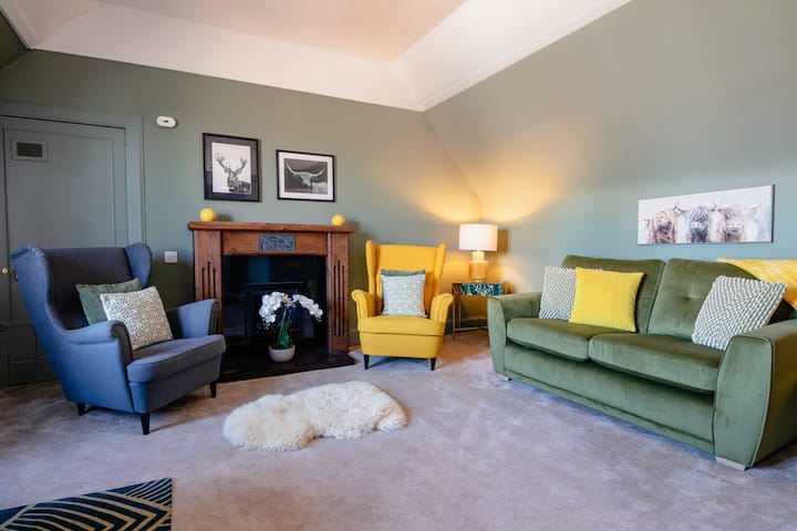 Laughlin House - City Centre Garden Apartment - Inverness