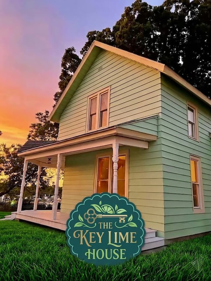 Key Lime House Harbor Country! Location/walkable! - Stevensville, MI