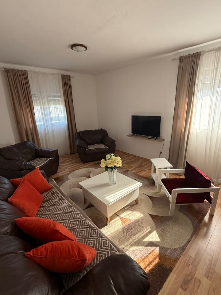 Large Three-bedroom Apartment – 2 Min From Airport - Podgorica