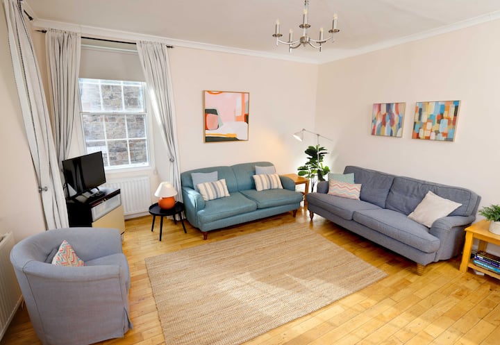 City Centre Spacious Apartment Just Off Princes St - Edinburgh