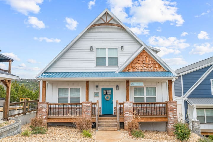 Near State Park Marina With Game Room, Private Hot Tub, Golf Cart, Community Pools & Free Tickets! - Missouri