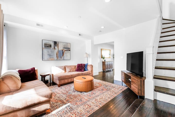 ☀️Modern Bright Townhome | Remodeled | Free Parking - Washington, DC