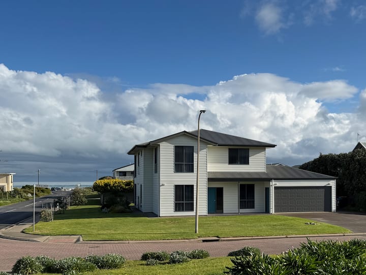 Karma Waters Beach House - South Australia