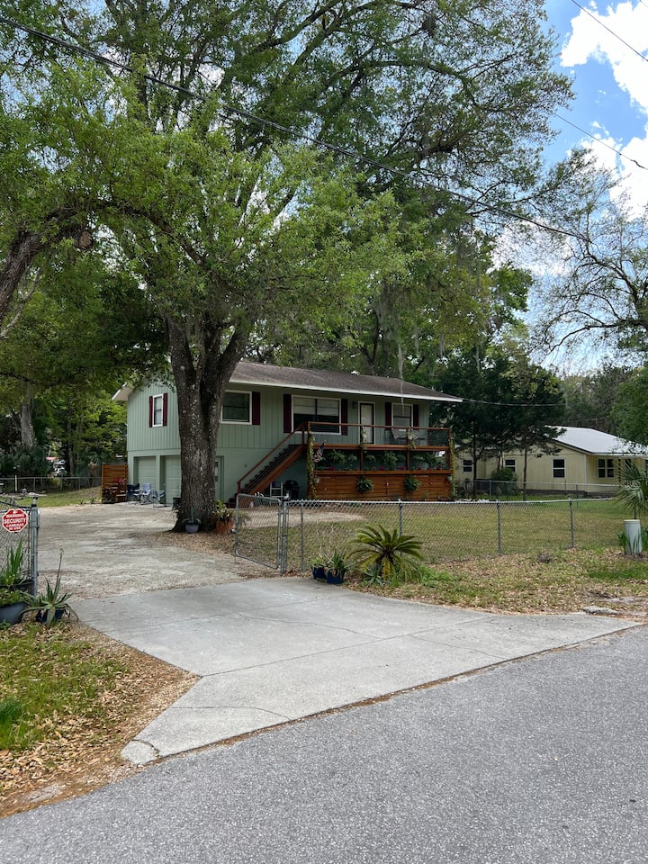 Home In The Heart Of Old Homosassa - Homosassa, FL