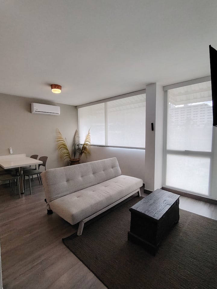 Moderno Y Acogedor Apartamento En Las Mercedes - Caracas