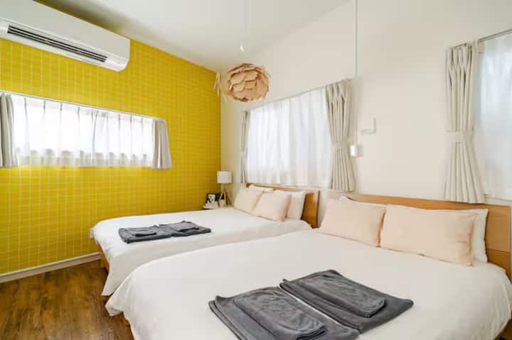 2 Double Beds Right In Front Of Kokusai Dori, Naha - Naha