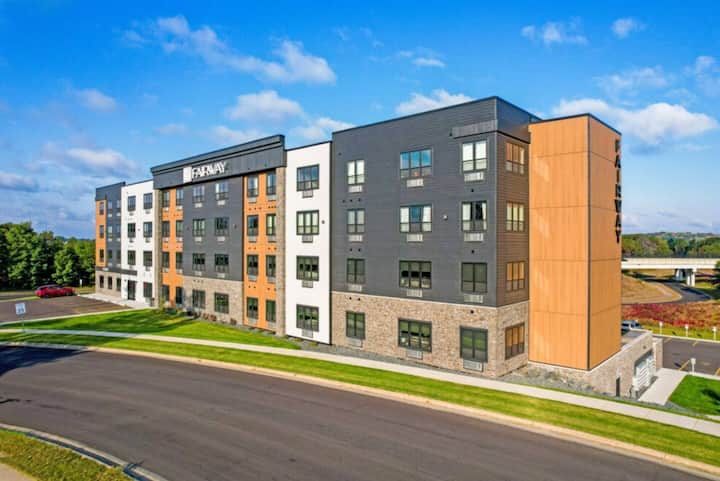 The Fairway- Apartment 219, 1 Bedroom 1.5 Bath - Altoona, WI