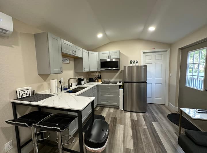 Lovely And Cozy Tiny House - Lakeland, FL
