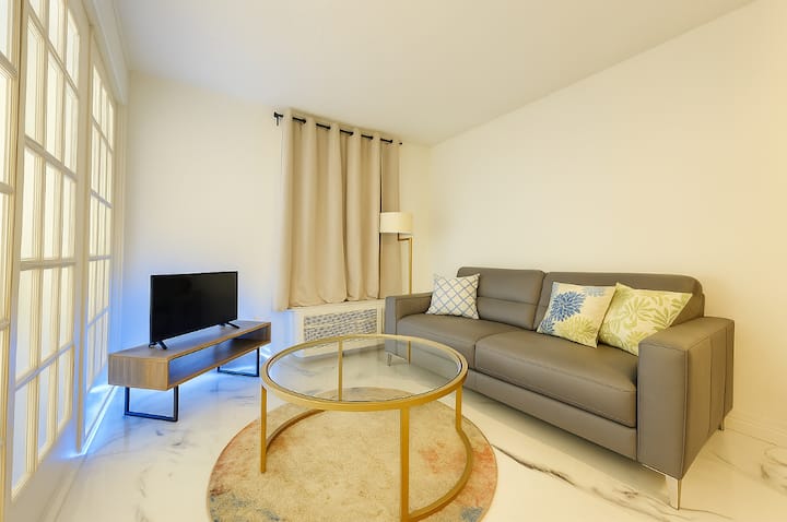 Full Kitchen 2 Blocks To Beach! - Miami Beach, FL
