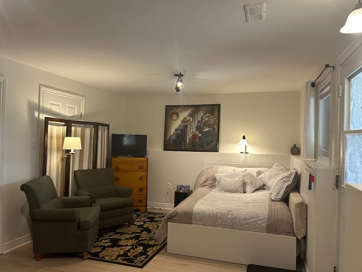 Adorable Studio Apt - Halifax