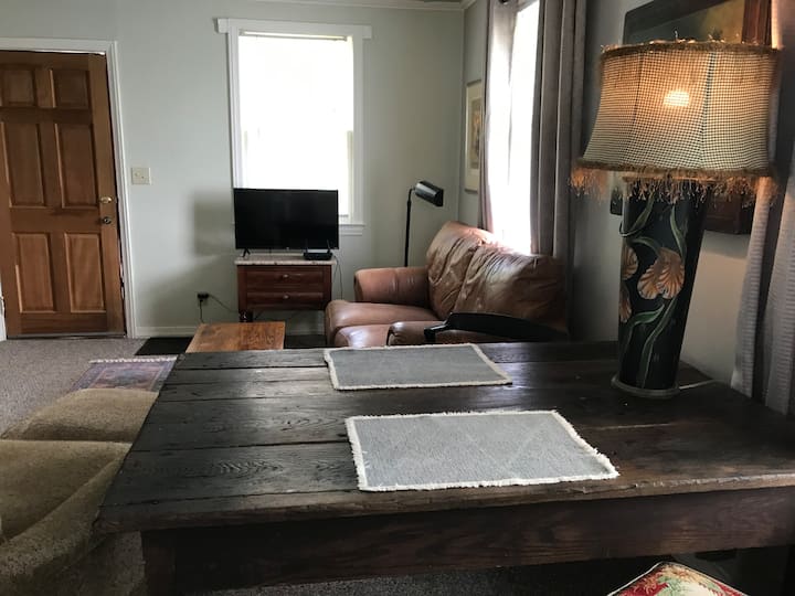 Cozy Furnished, Downtown Cottage .Monthly Welcome! - Tryon, NC