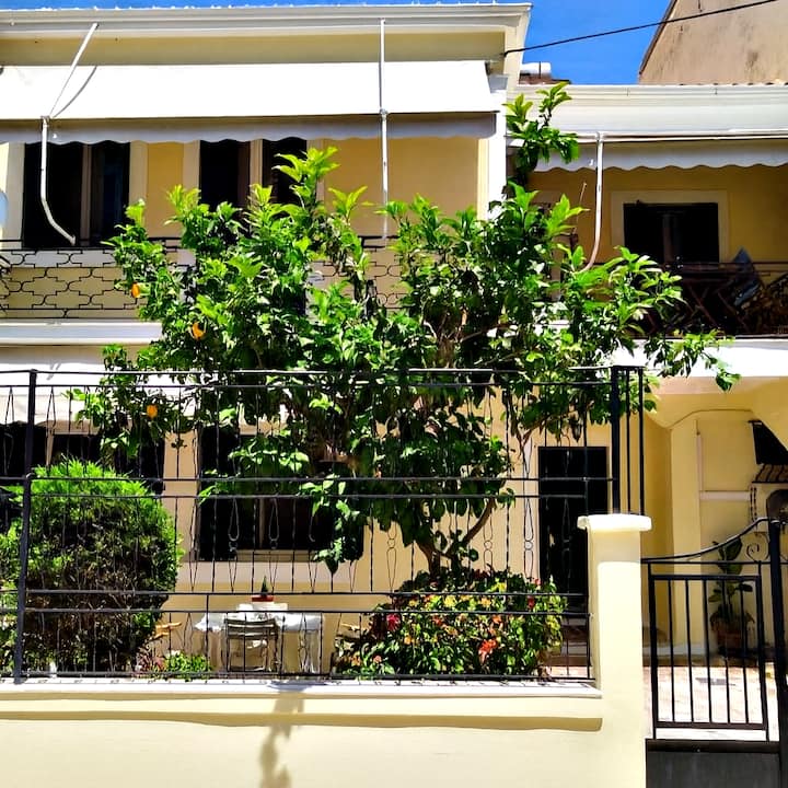 ''Sklove Summer House'' In Centre Of Lefkas - Lefkada