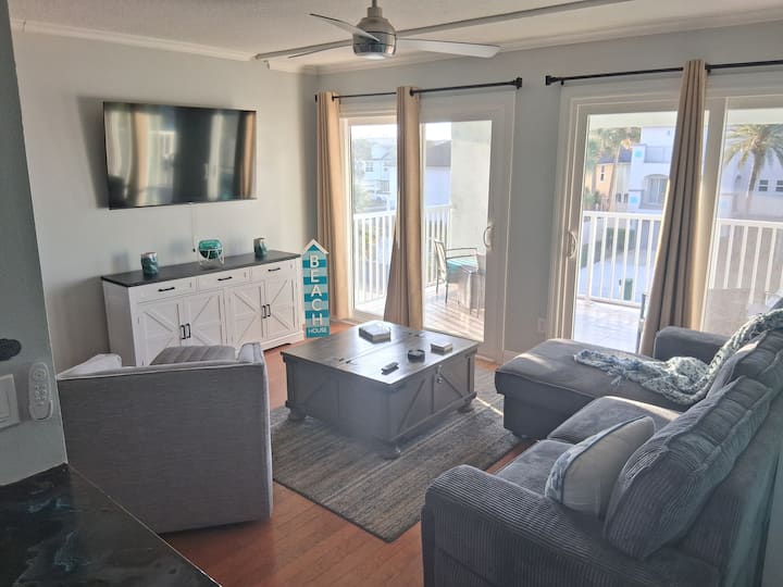 2 Bed 2 Bath Beach Getaway - 2 Blocks From Ocean - Jacksonville Beach, FL