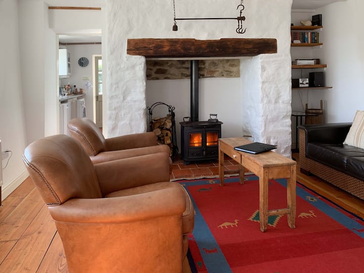 Cosy 2-bedroom Cottage With A Stunning River View - Cardigan