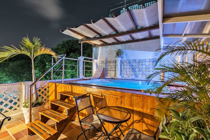9 Bedroom House Inside The Old City With Pool - Cartagena