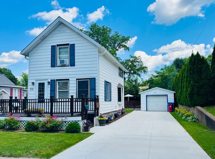 A Stone's Throw Bungalow - Winona, MN