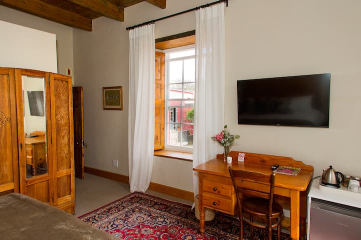 Nerina Suite @ Restio Country Guesthouse+breakfast - Napier, South Africa