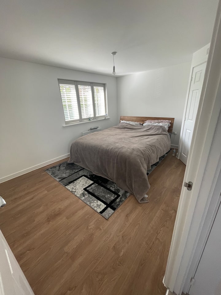 Bright En-suite & Double Room In Weldon - Corby