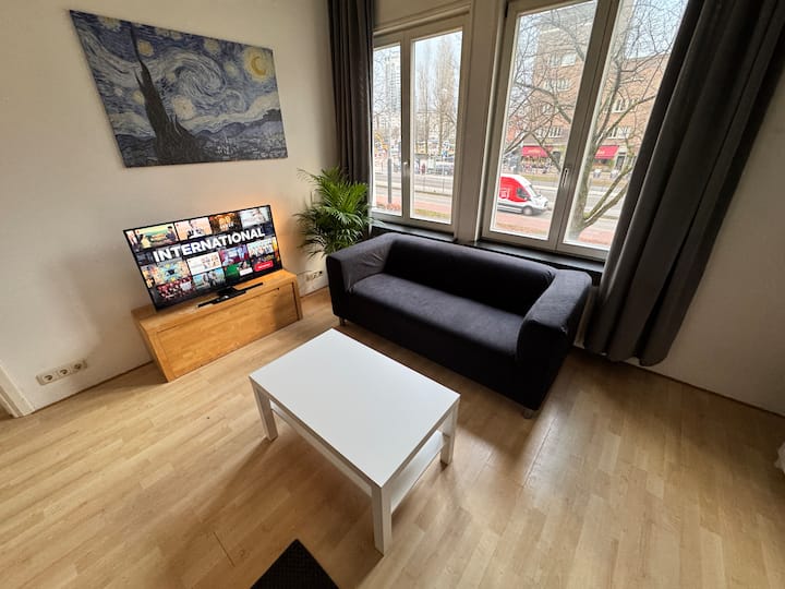6c - Congress Centre Apartments - Street/riverview - Amsterdam